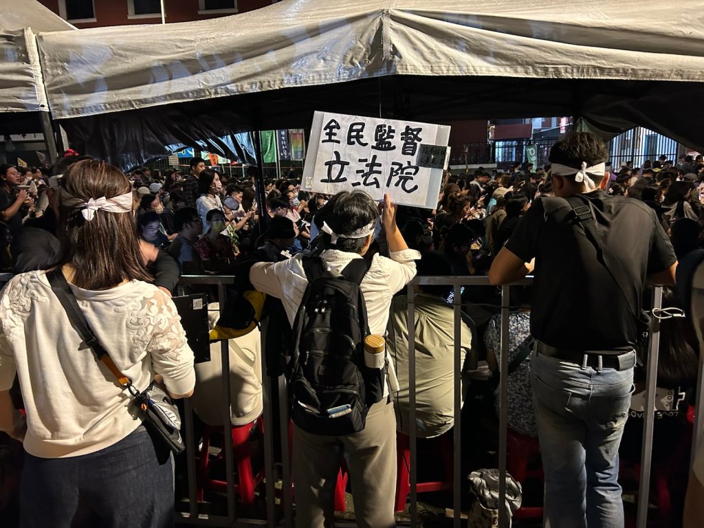 In the Shadow of the Sunflowers: The Bluebird Movement and the “China ...